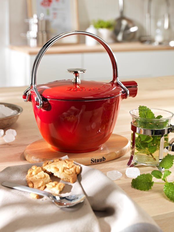 Ceainic fonta 16,5 cm/1,15 l, Cherry - Staub | KitchenShop